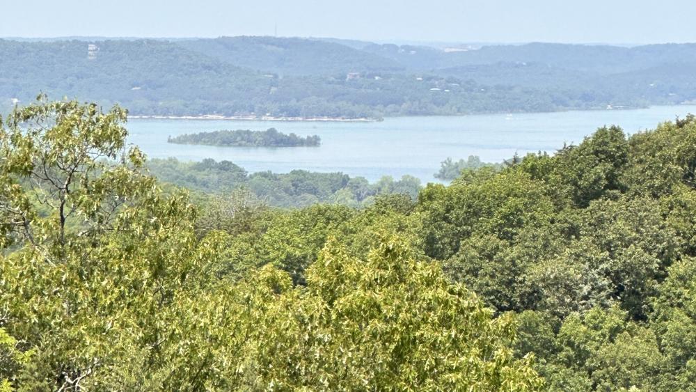 Table Rock Lake - backiee