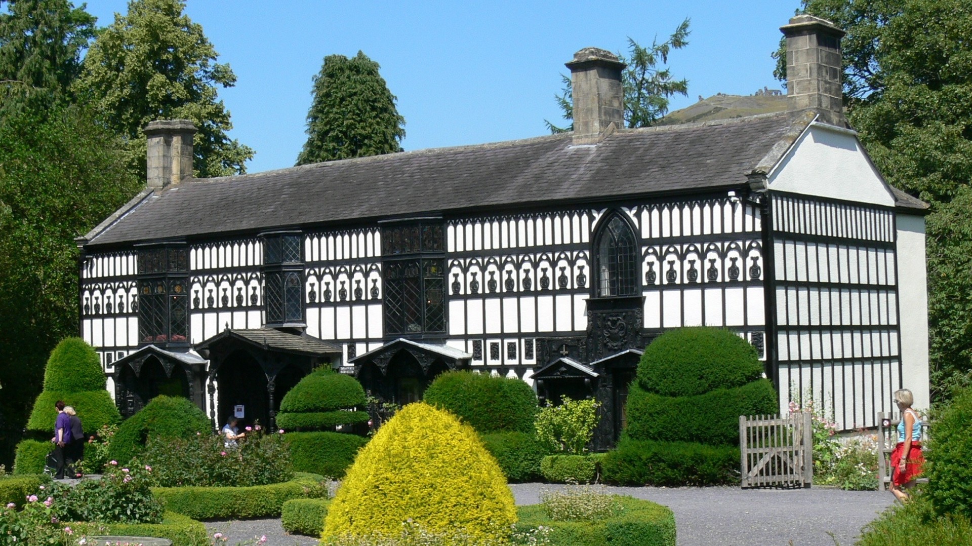 Plas Newydd Historic House & Gardens Llangollen - backiee
