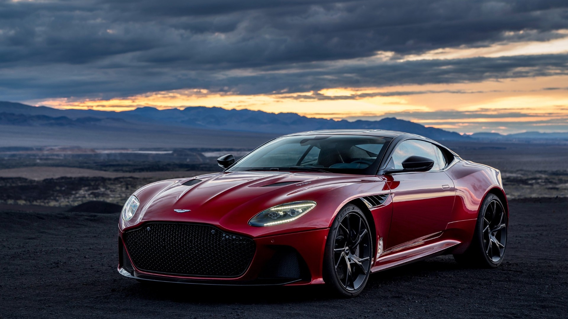 Aston Martin DBS Superleggera - backiee