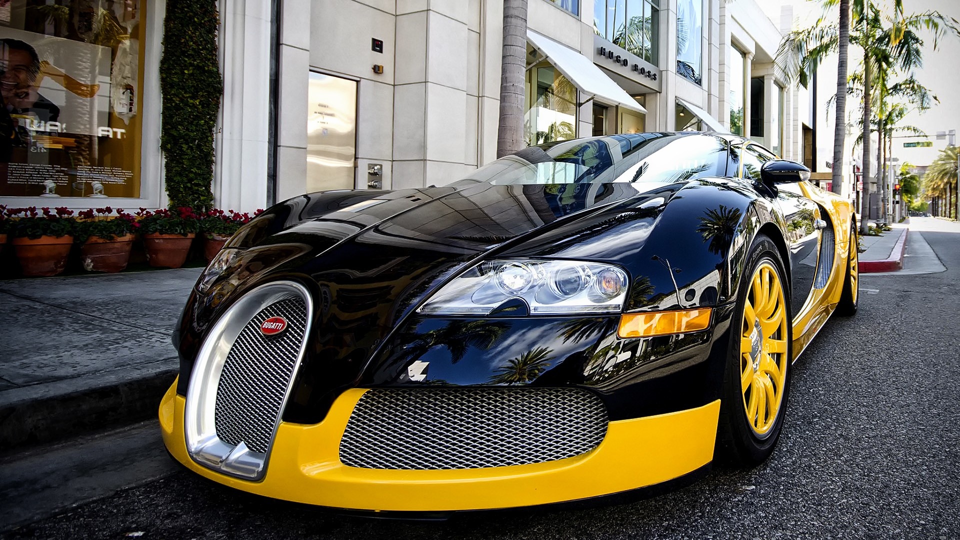 Black and Yellow Bugatti Veyron Supercar Street Showcase - backiee