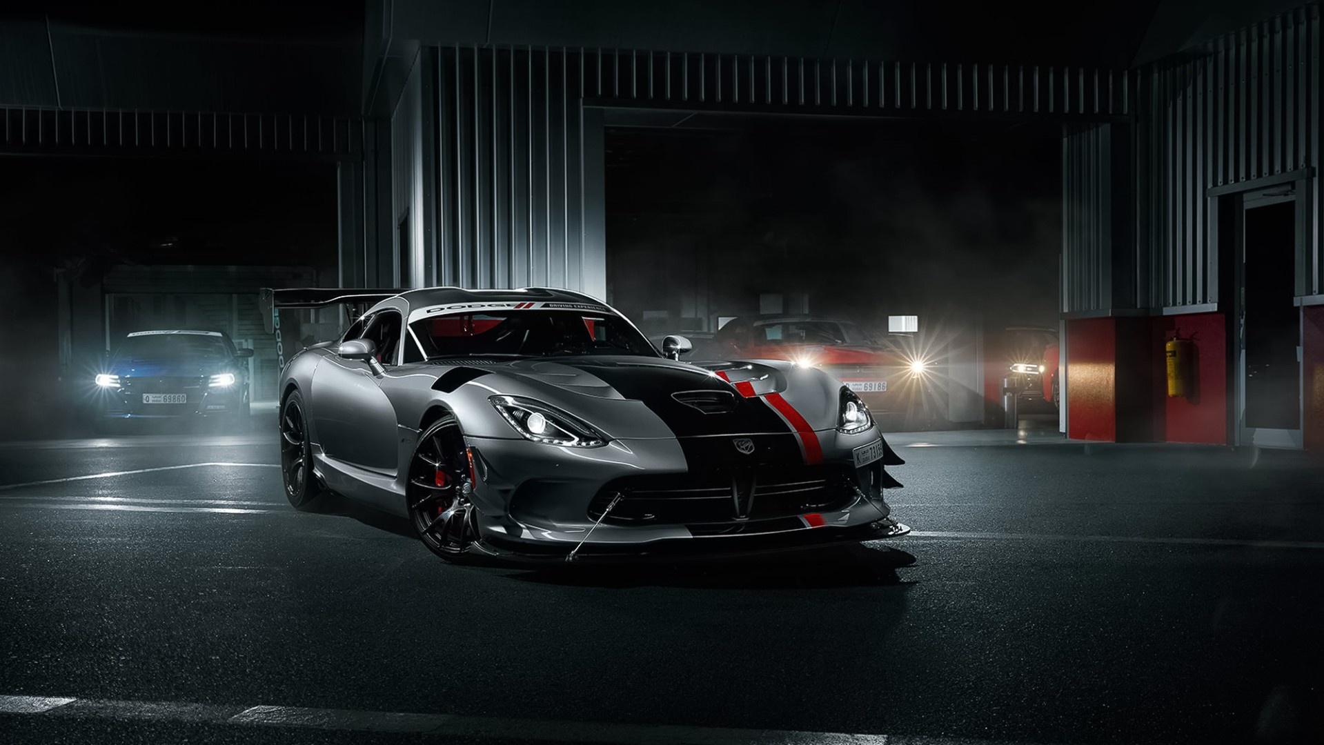 Dodge Viper Silver Race Car - backiee