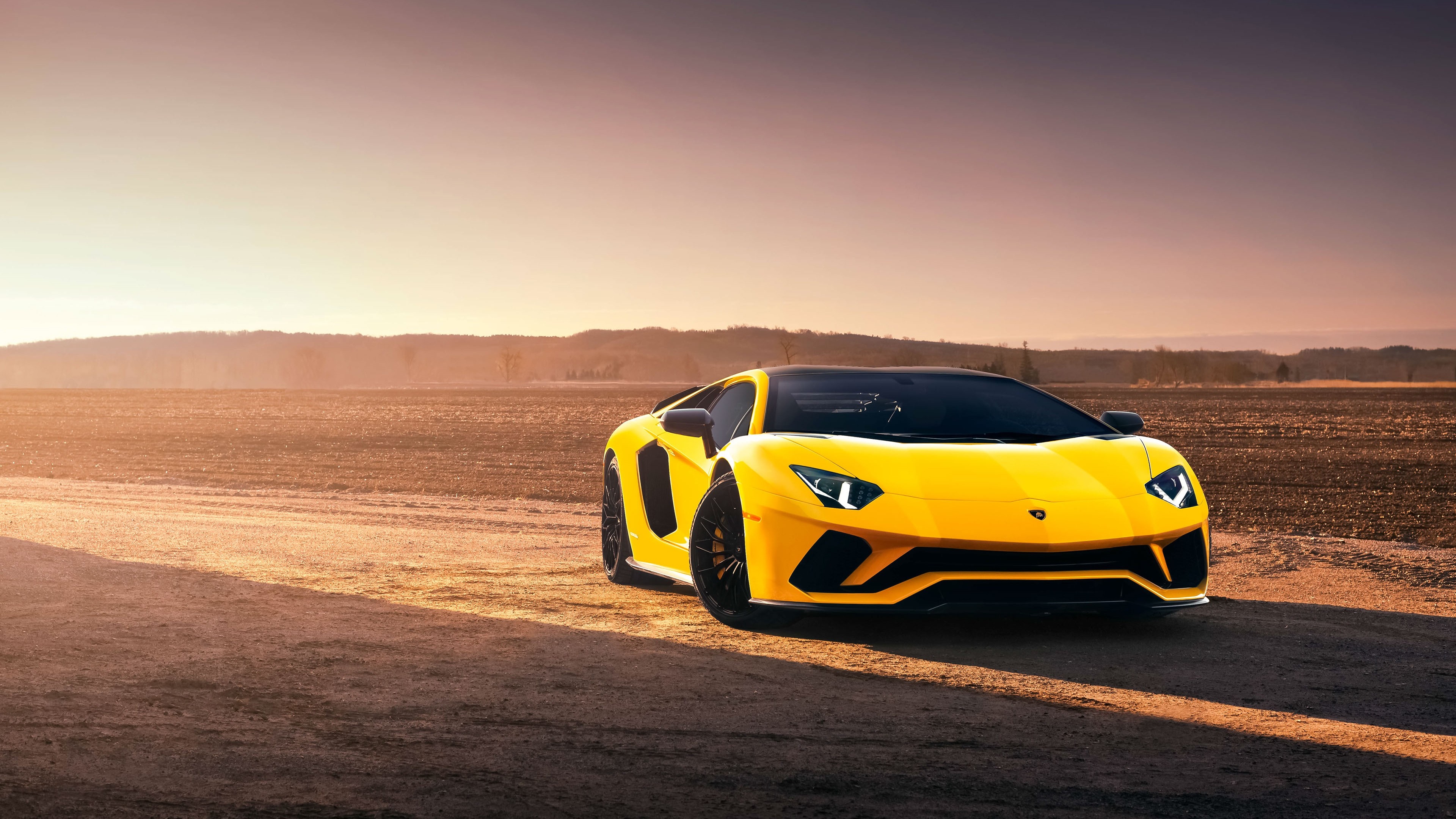 Lamborghini Aventador in Stunning Sunset Drive - backiee