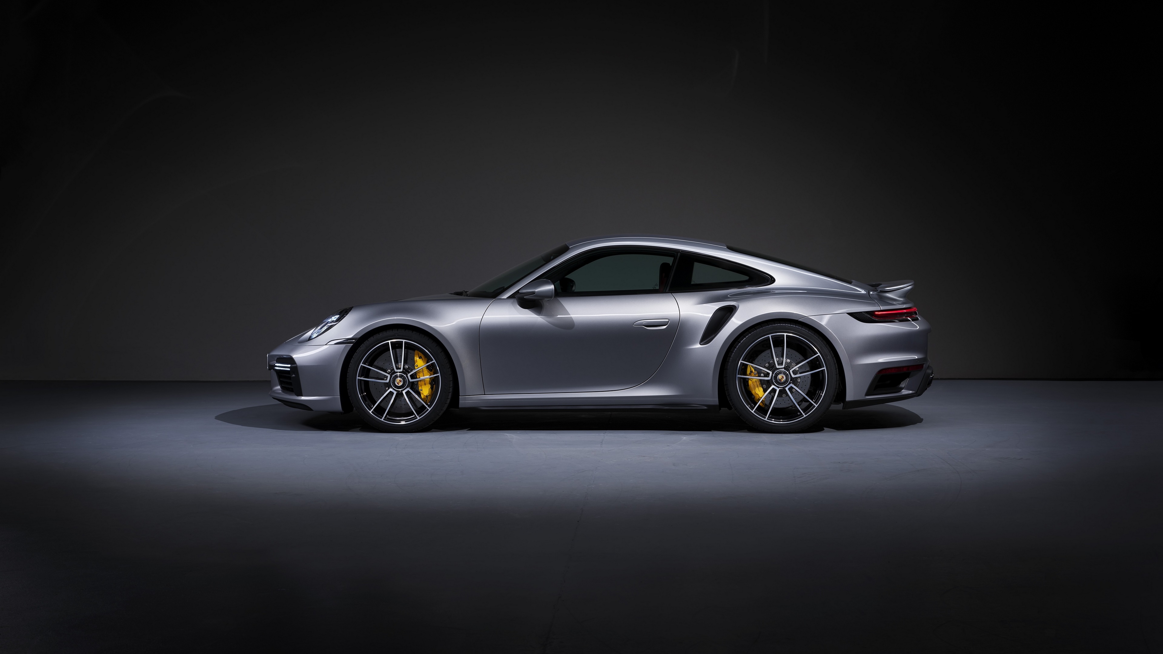 Sleek Silver Porsche 911 Turbo S in 4K - backiee