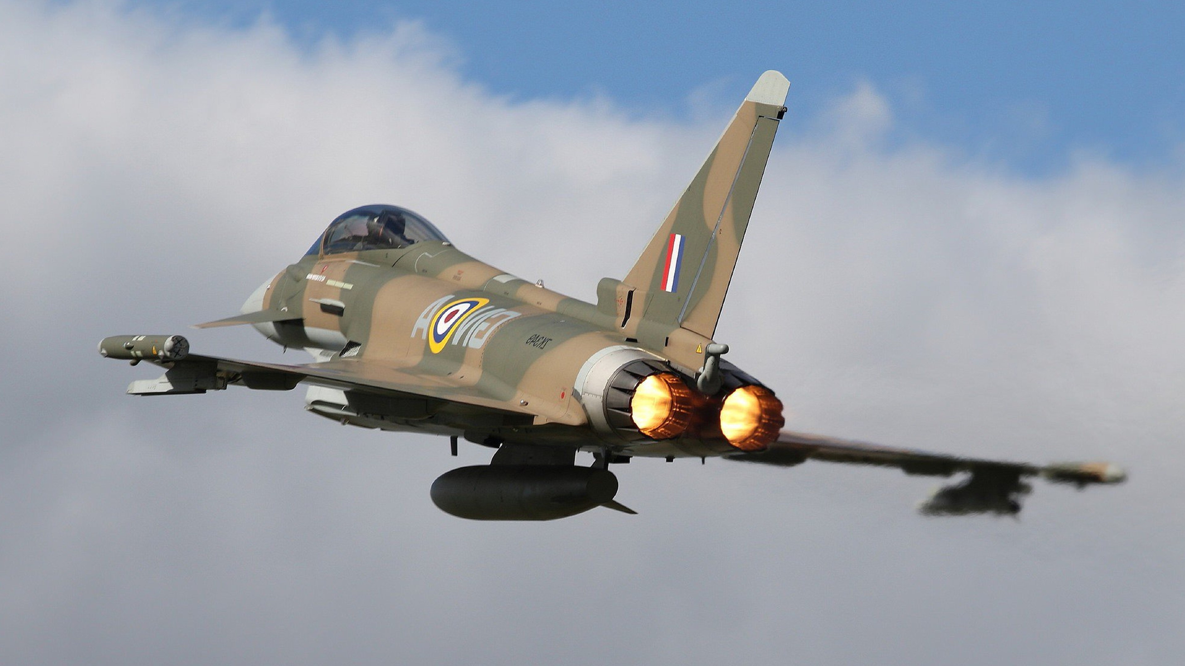 Eurofighter Typhoon Afterburner Flight - backiee