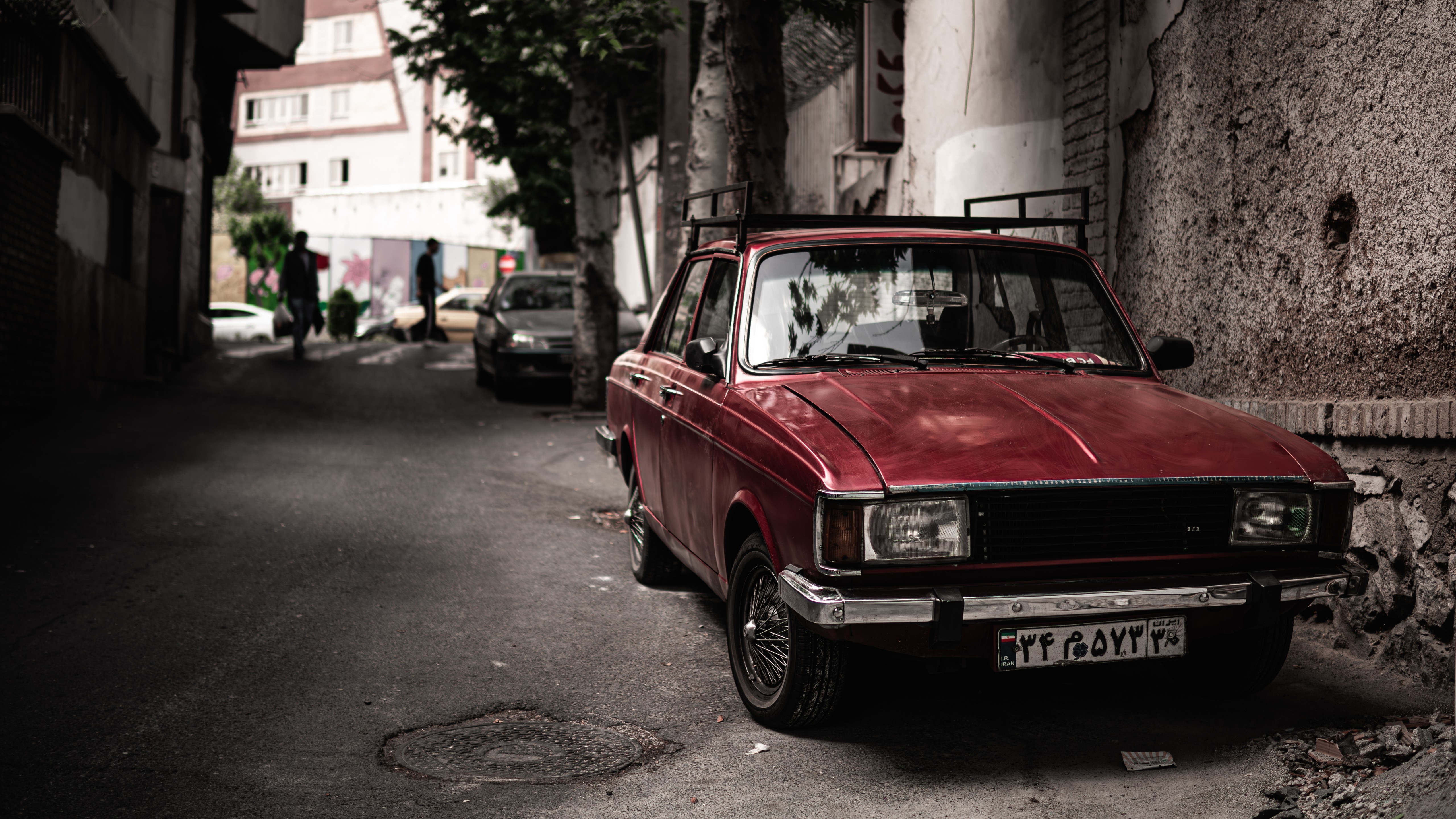 Red Paykan - Iranian classic car - backiee