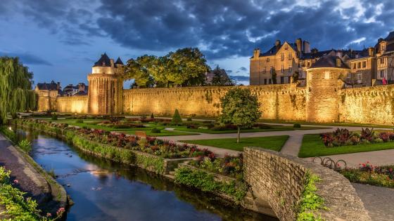 Moat wallpapers - backiee