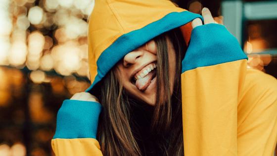 Girl wallpapers - backiee