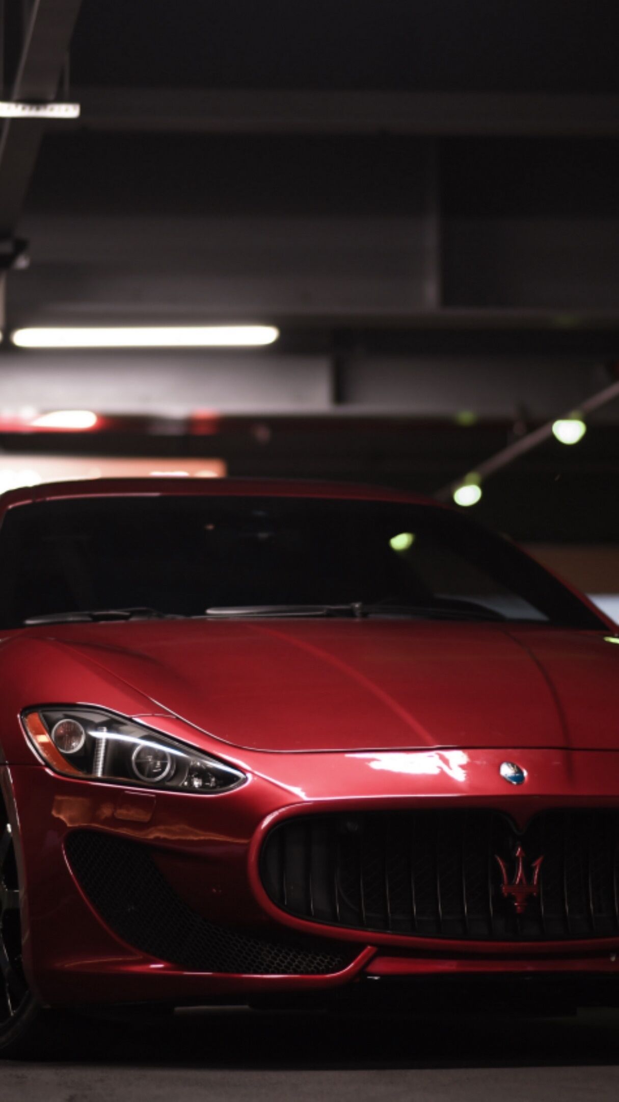Maserati GranTurismo Elegance in an Urban Setting - backiee