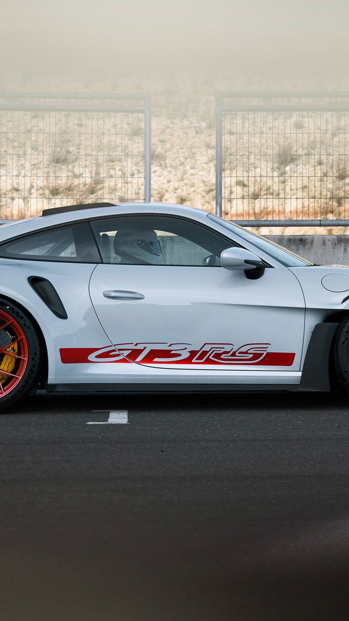 Porsche 911 GT3 RS Trackside Profile in Crisp 4K - backiee