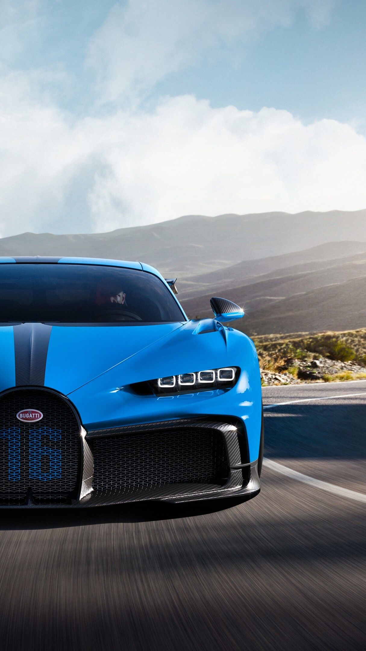 Bugatti Chiron Pur Sport Charging Through Mountain Roads in 4K - backiee