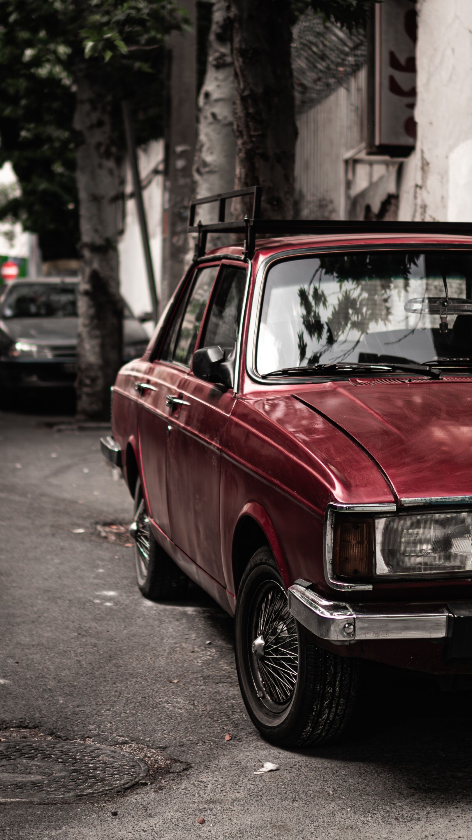 Red Paykan - Iranian classic car - backiee