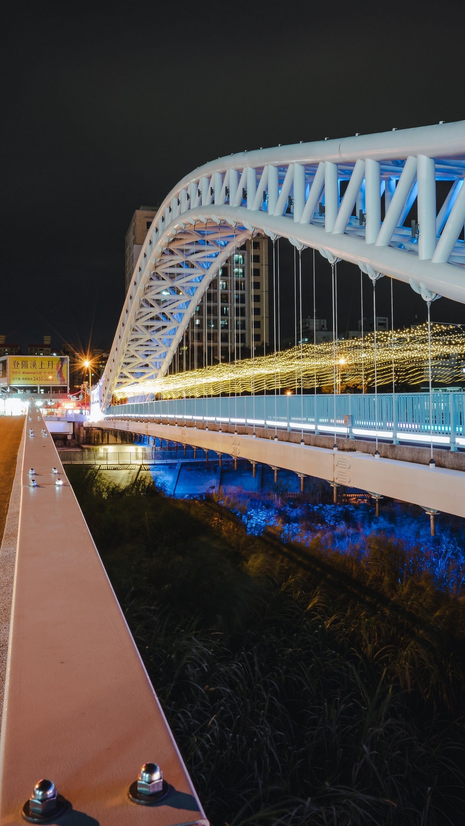 Nighttime Elegance at Dakeng Lovers Bridge - backiee