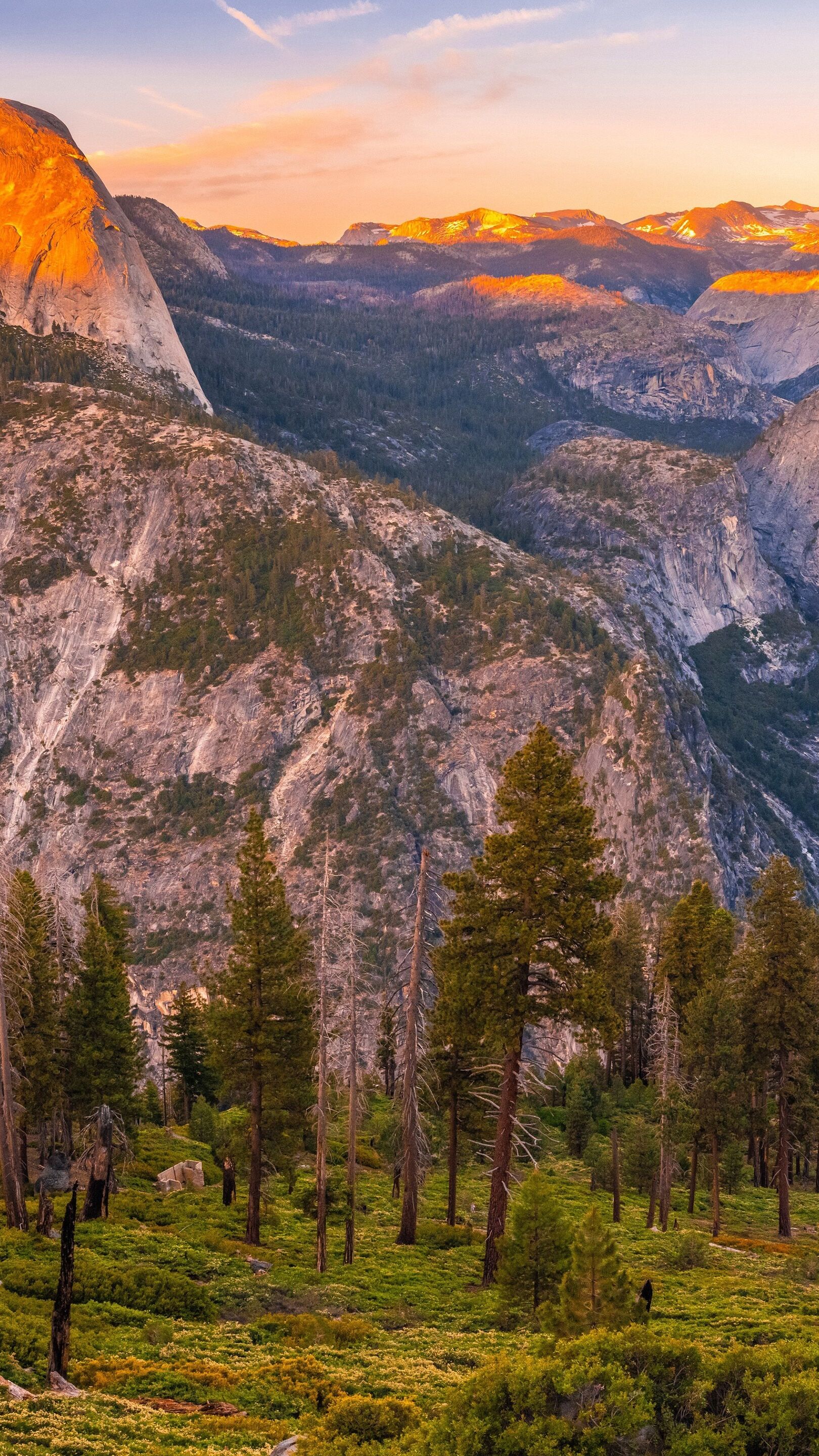 Golden Hour Panorama Over Yosemite Valley From Glacier Point View - backiee