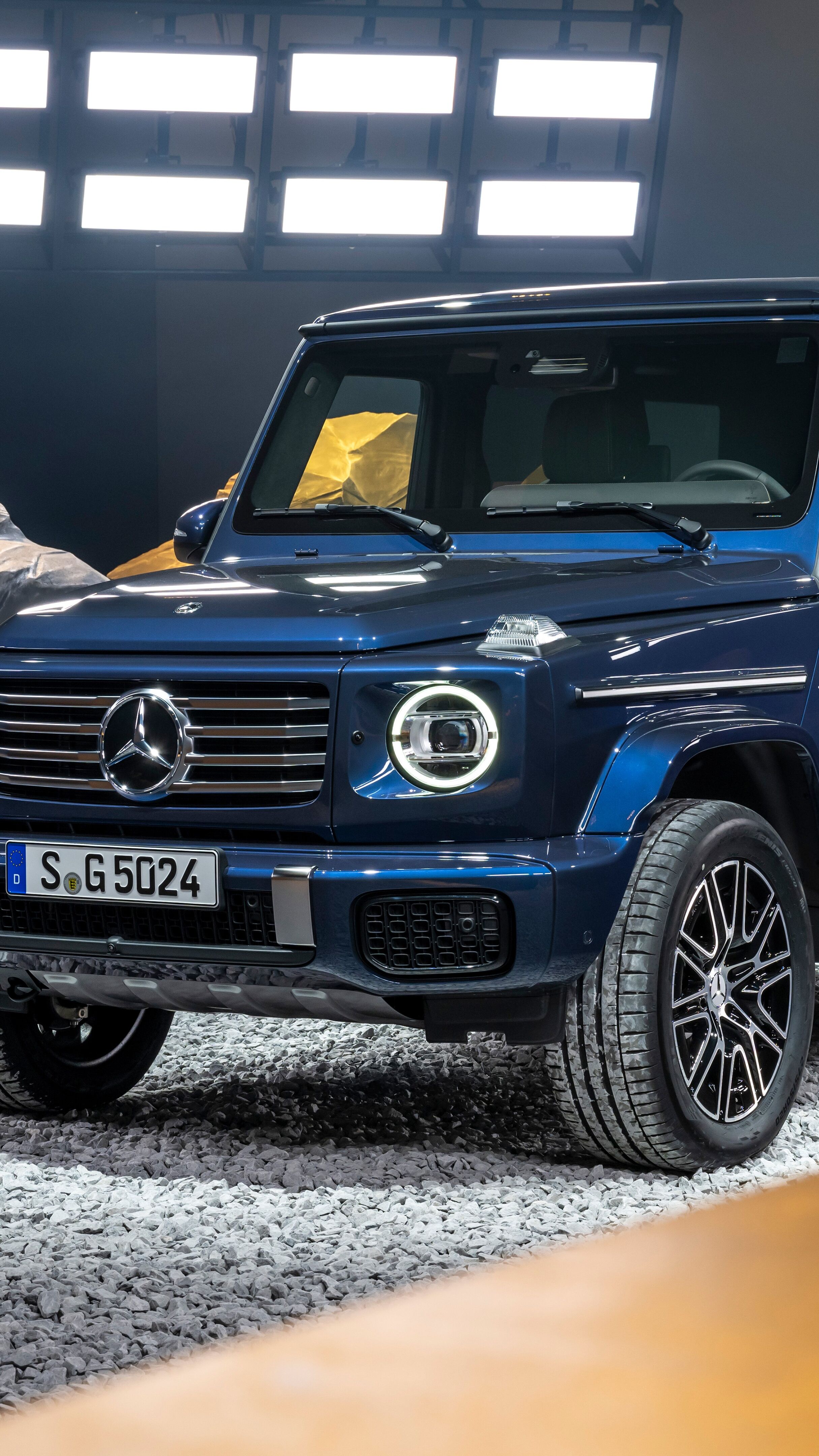Mercedes Benz G Class SUV in Studio Desert Scene 8K - backiee