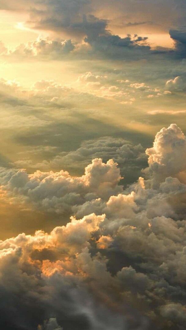 Majestic Clouds Meet Sunlit Rays in AI Art - backiee