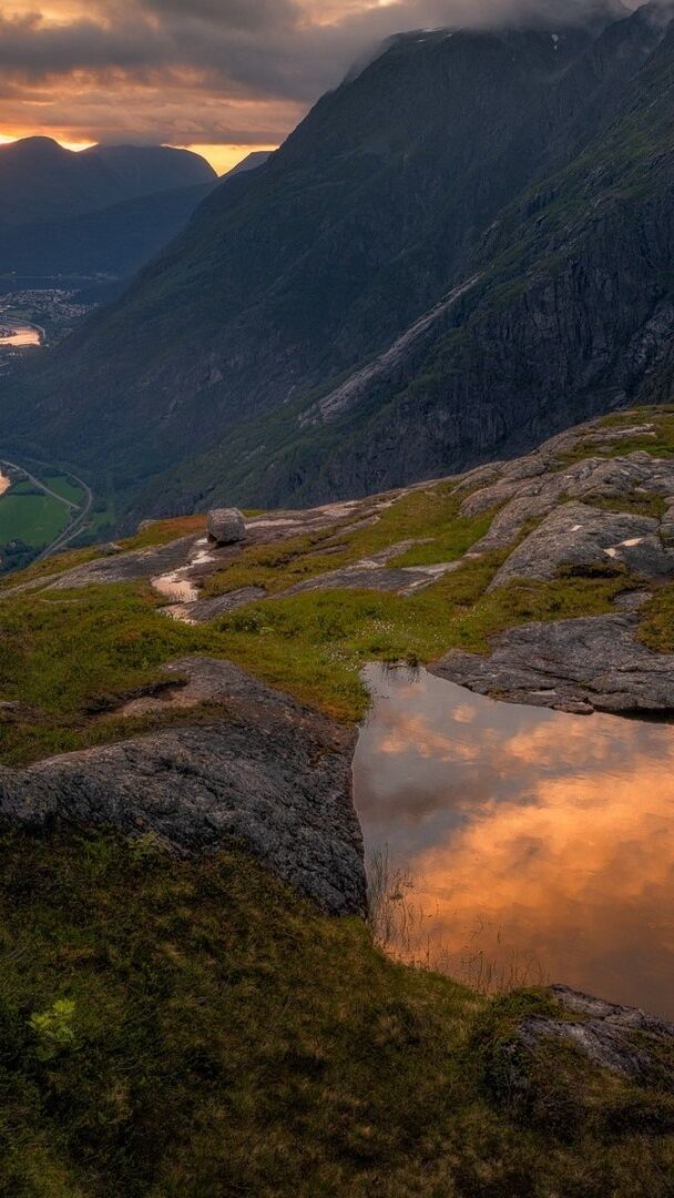 Majestic Romsdalen Valley Sunset Views - backiee