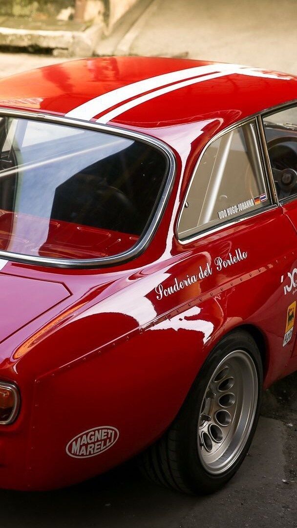 Alfa Romeo Giulia Sprint GTA in Racing Red - backiee