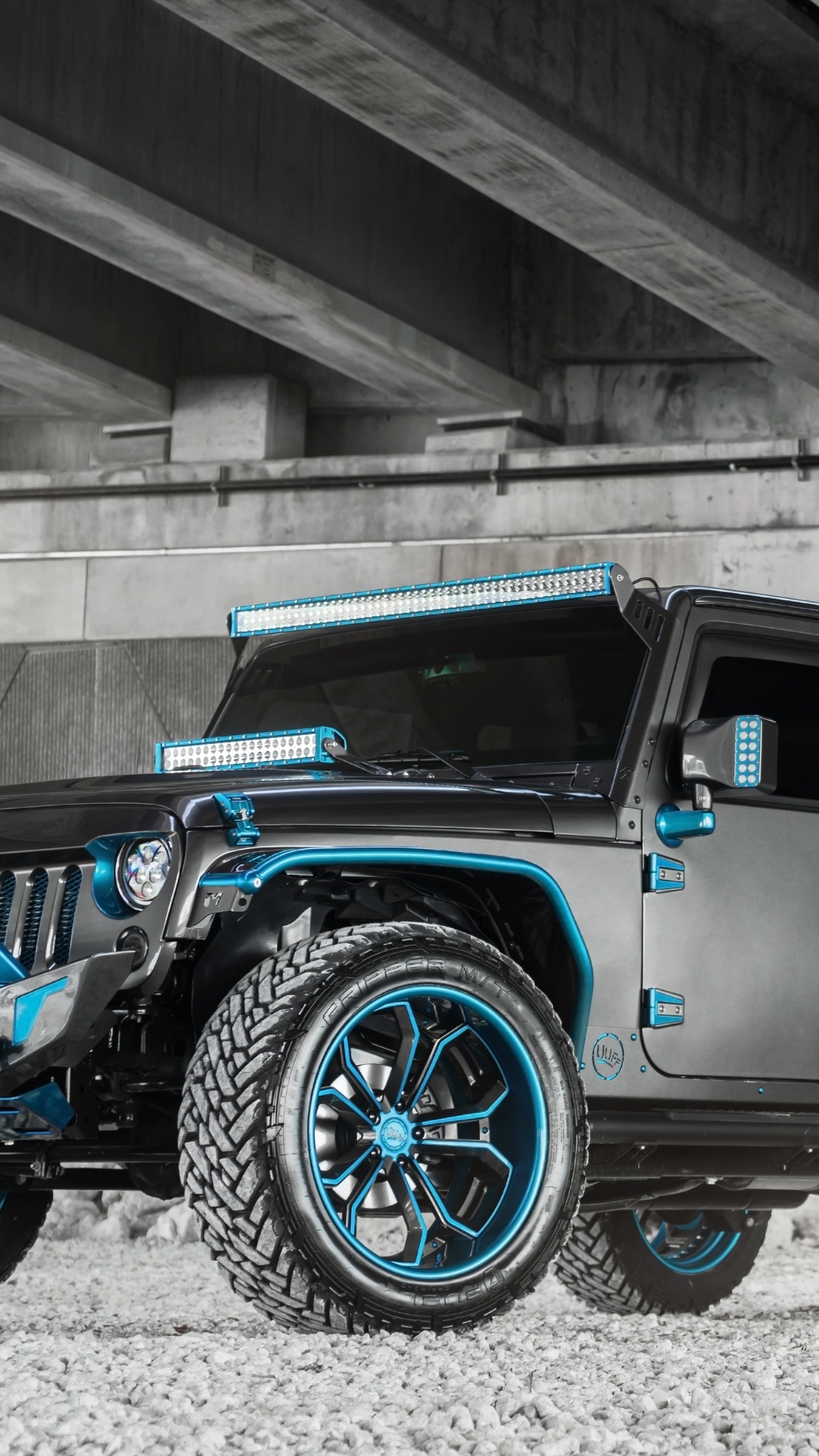 Jeep Wrangler Rugged Elegance in Monochrome - backiee